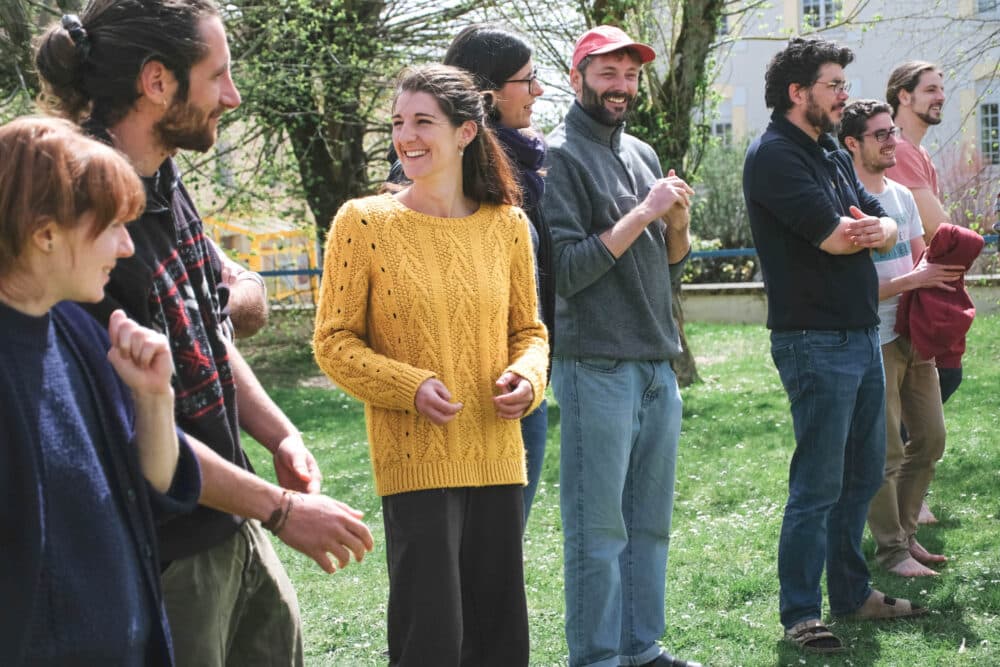 Nomades Des Terres invite à l'aventure et au rêve en roulottes low-tech ...